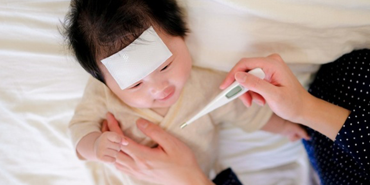 Demam Bisa Terjadi Kapan Saja, Bunda Perlu Siaga! | Panduan Bunda